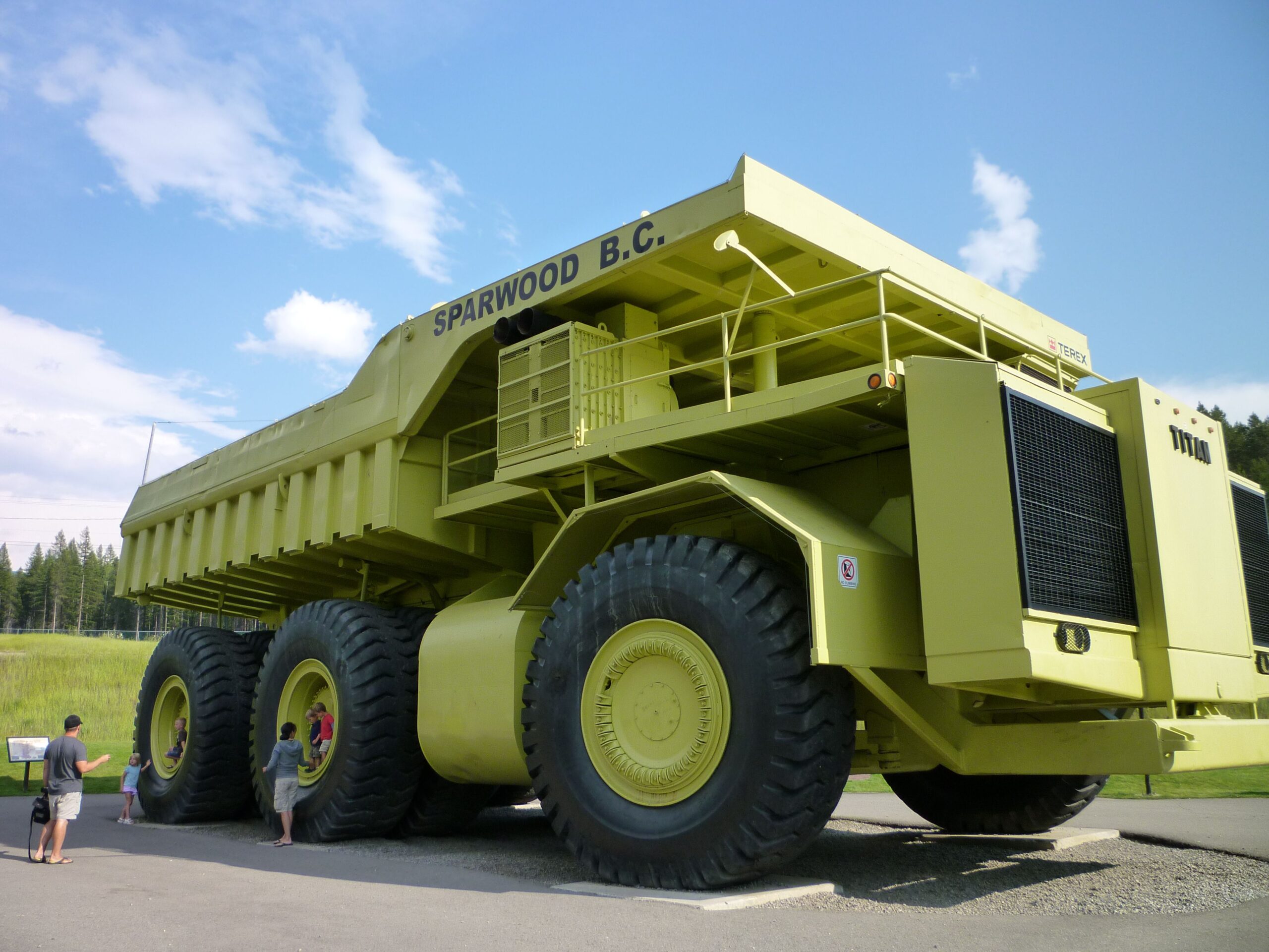 The 5 giant trucks to make your inner child happy - Manometcurrent