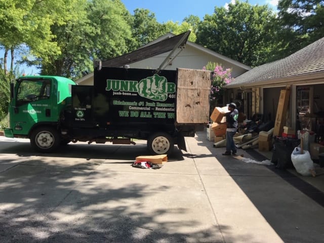 How to Choose the Right Junk Haulers for Your Project? - Manometcurrent