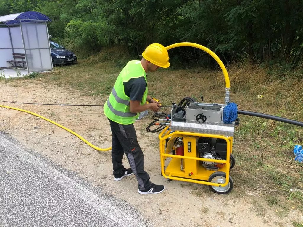 Blowing Fiber vs Pulling - Manometcurrent