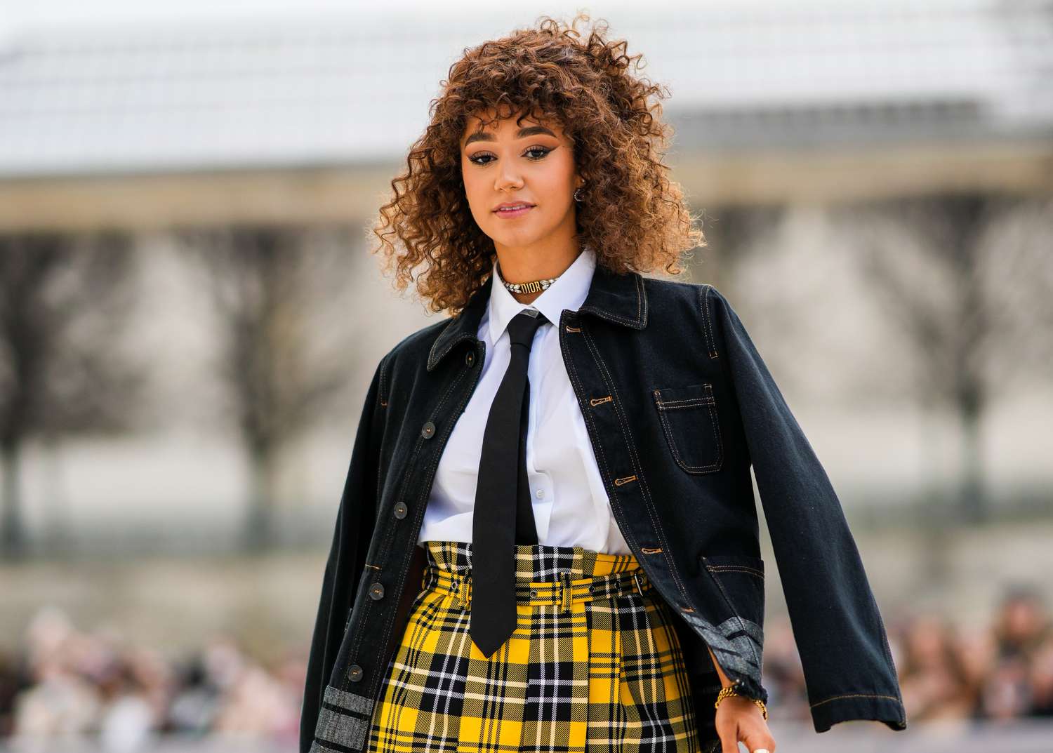 How to Style Women's Tops for Maximum Impact - Manometcurrent