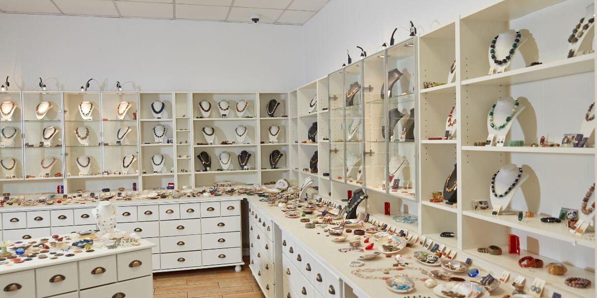 The Benefits of Building a Divers Jewelry Inventory - Manometcurrent